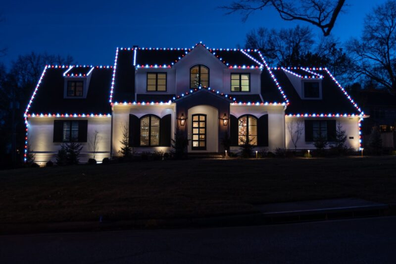 Christmas Light Installer in Kansas City | Christmas Light Company in ...